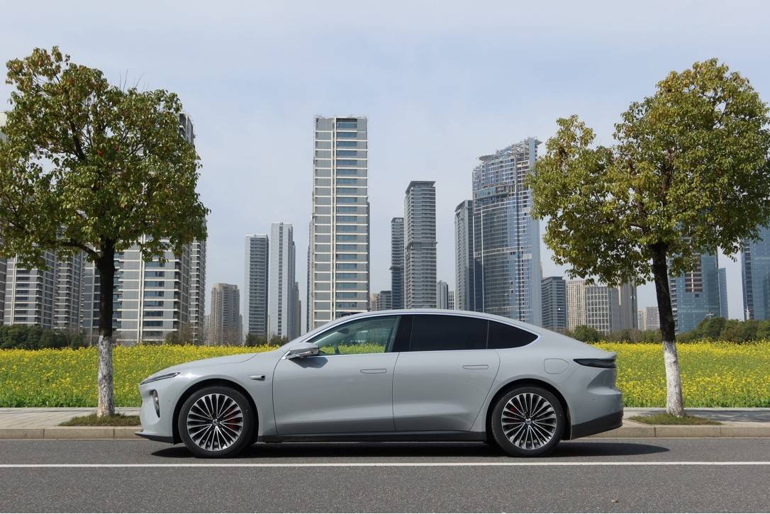 中毒了！试驾完蔚来ET7，家里的5系和A6L都不香了_搜狐汽车_搜狐网