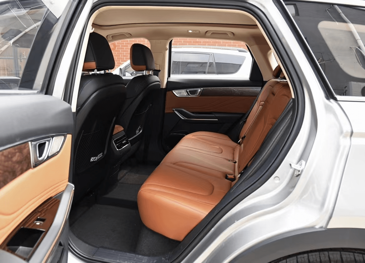 两款15万级大块头SUV，选星越L还是奔腾T99？_搜狐汽车_搜狐网