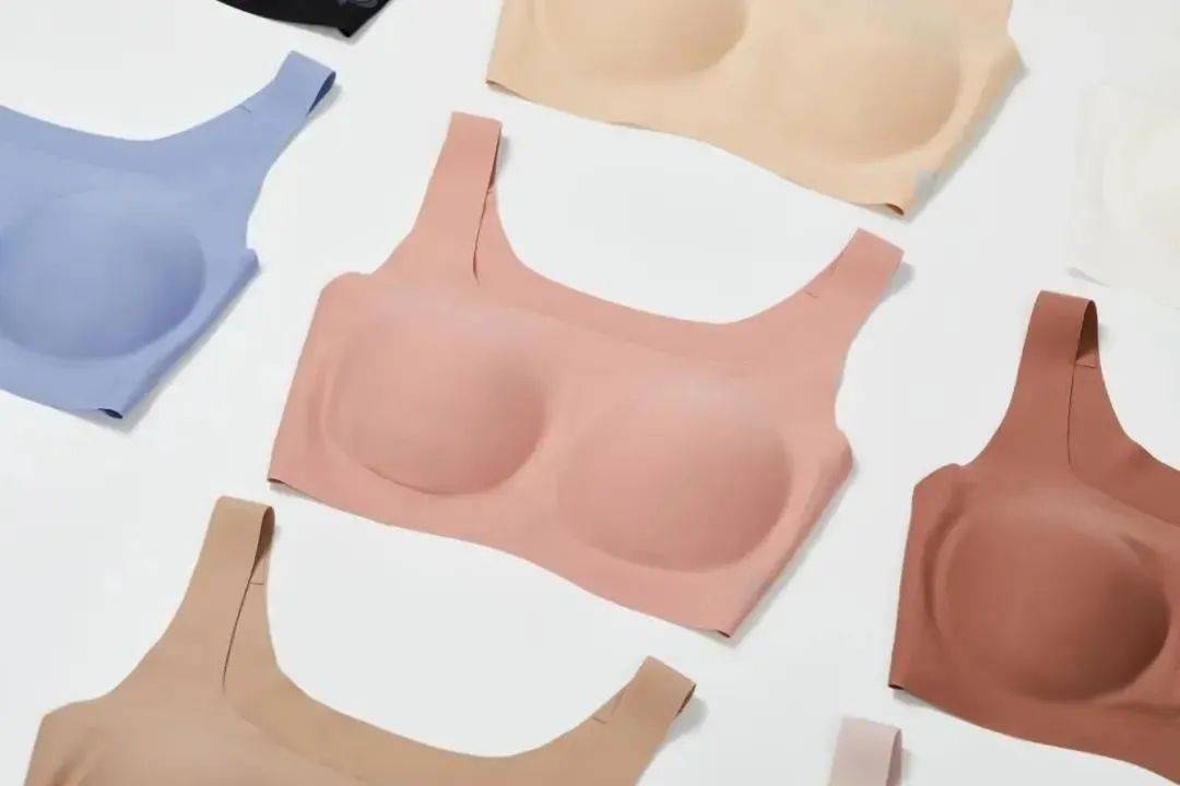 靠“反性感”生意，年赚15亿：一战封神的新内衣顶流，能火多久？_Ubras_尺码_女性