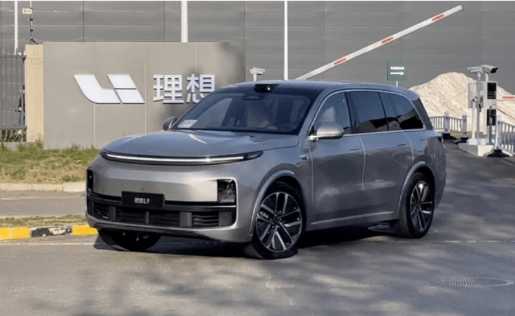 对标宝马X7、奔驰GLS！理想L9实车路试曝光：综合续航超1200公里_搜狐汽车_搜狐网