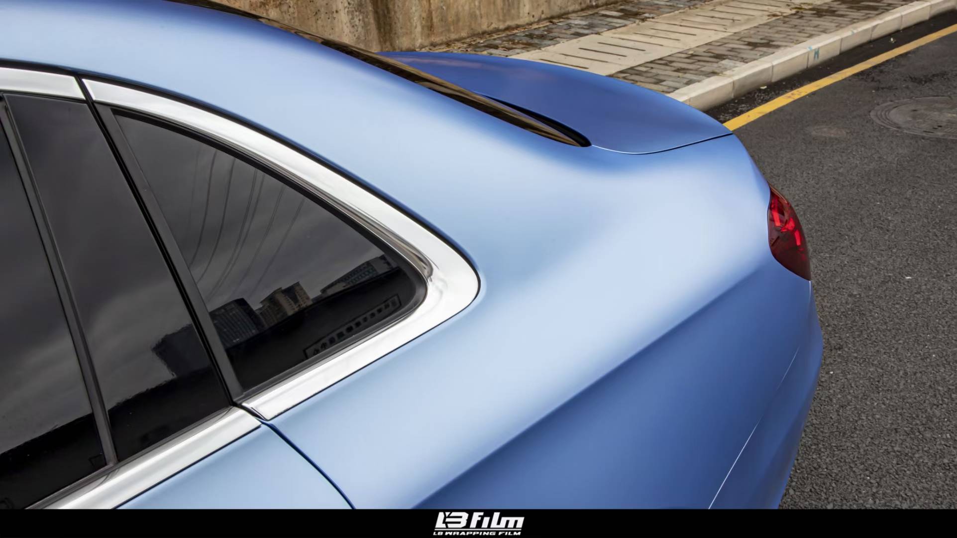 LBFILM改色膜：奔驰-E300电光金属清雾蓝_搜狐汽车_搜狐网