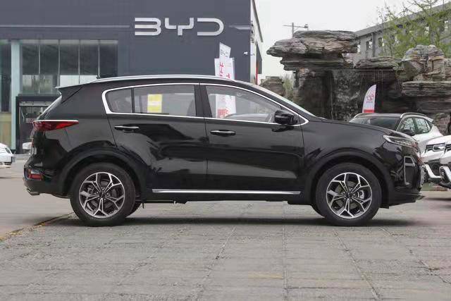 详解起亚KX5空间宽敞，配置丰富，搭载2.0L发动机+6AT变速箱_搜狐汽车_搜狐网