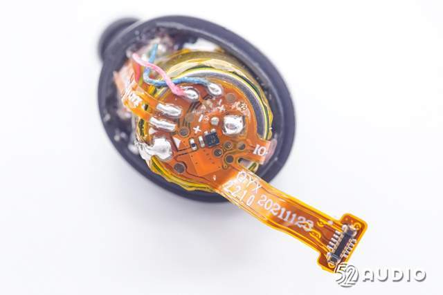 搭载高通QCC5151旗舰级蓝牙芯片，漫步者NeoBuds S真无线圈铁降噪耳机拆解_充电_支持_NeoBuds