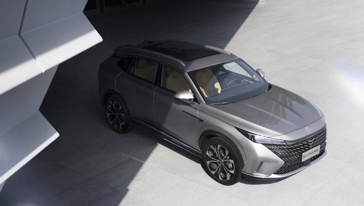 雷克萨斯设计师参与，27寸大屏，全新第三代荣威RX5没让人失望_搜狐汽车_搜狐网