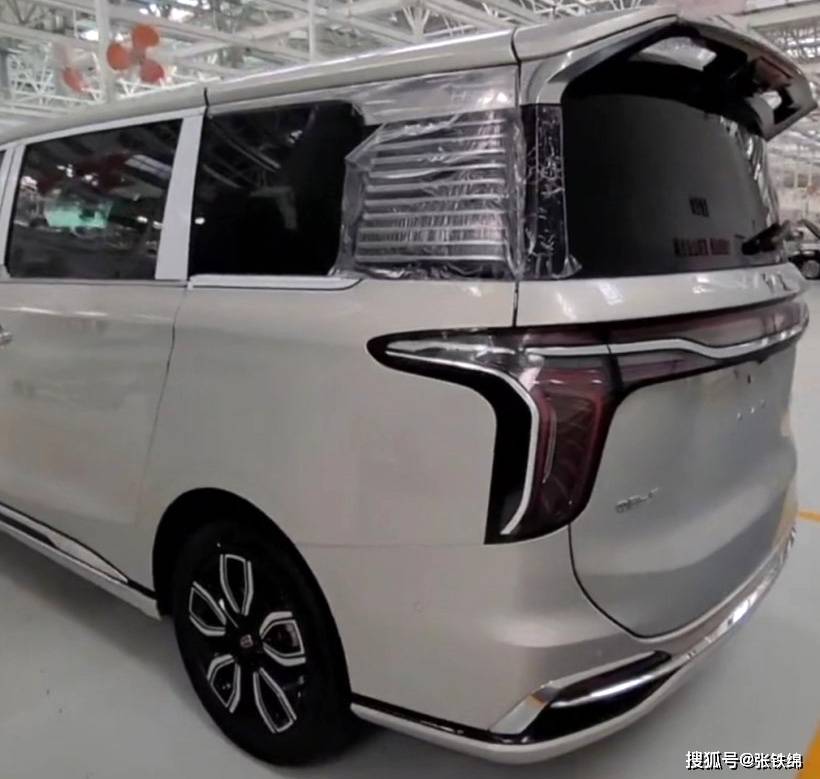 红旗MPV实车曝光，定名为HM9！气场强大，别说GL8，埃尔法也要失眠了_搜狐汽车_搜狐网