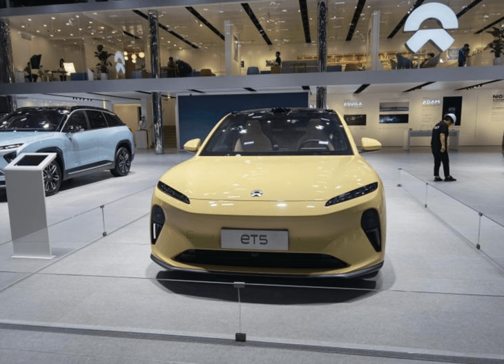2022粤港澳车展：全新蔚来ET5实车图_搜狐汽车_搜狐网