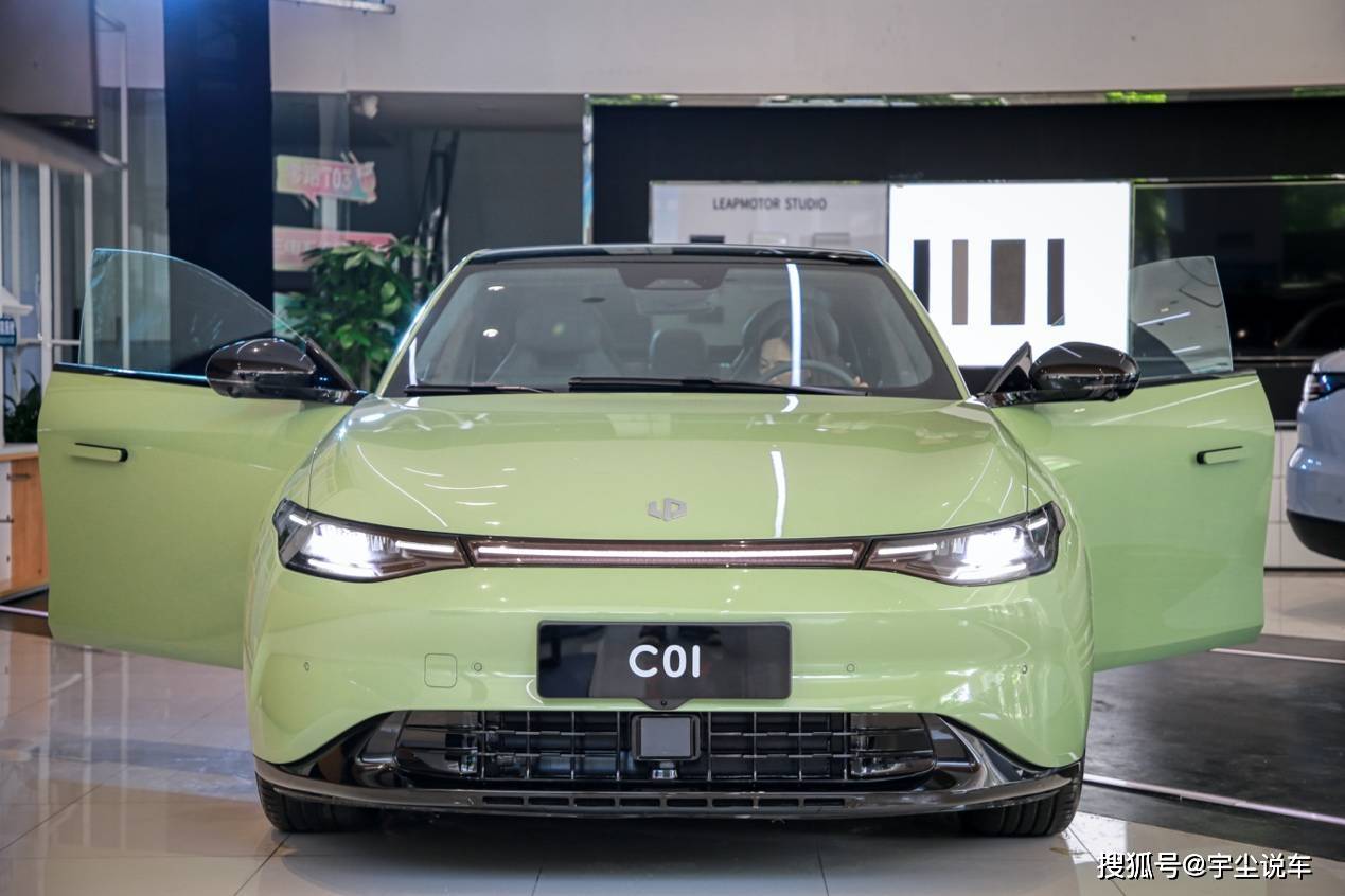 宇尘说车│订单近6万 续航717km 电动轿车零跑C01亮相武汉_搜狐汽车_搜狐网