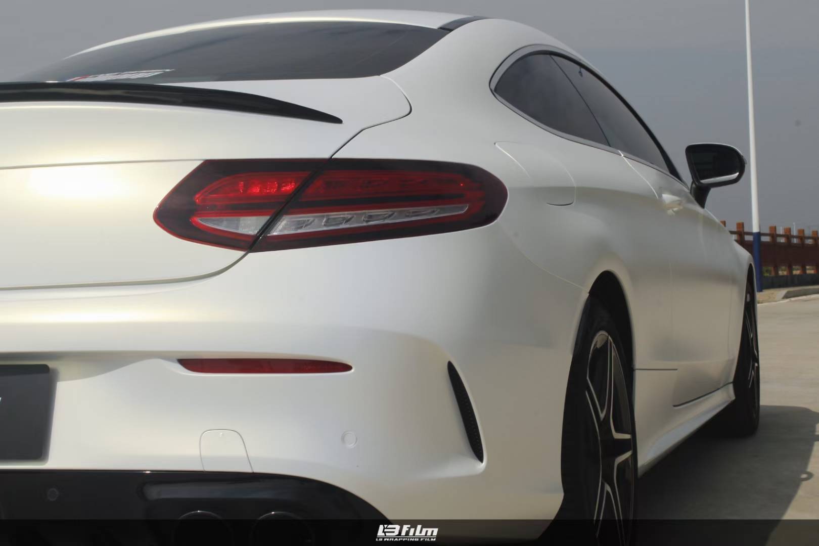 【LB FILM改色膜】奔驰-C260电光白变金_搜狐汽车_搜狐网