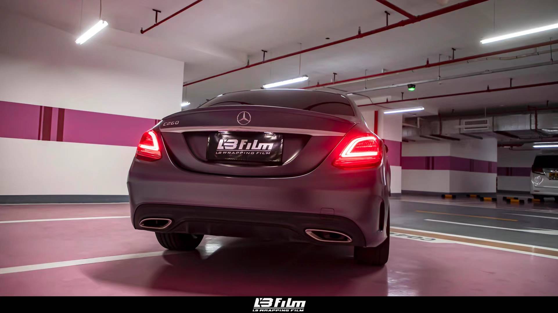 奔驰C260-LB改色膜电光金属午夜蓝,优雅柔和到融化的蓝_搜狐汽车_搜狐网