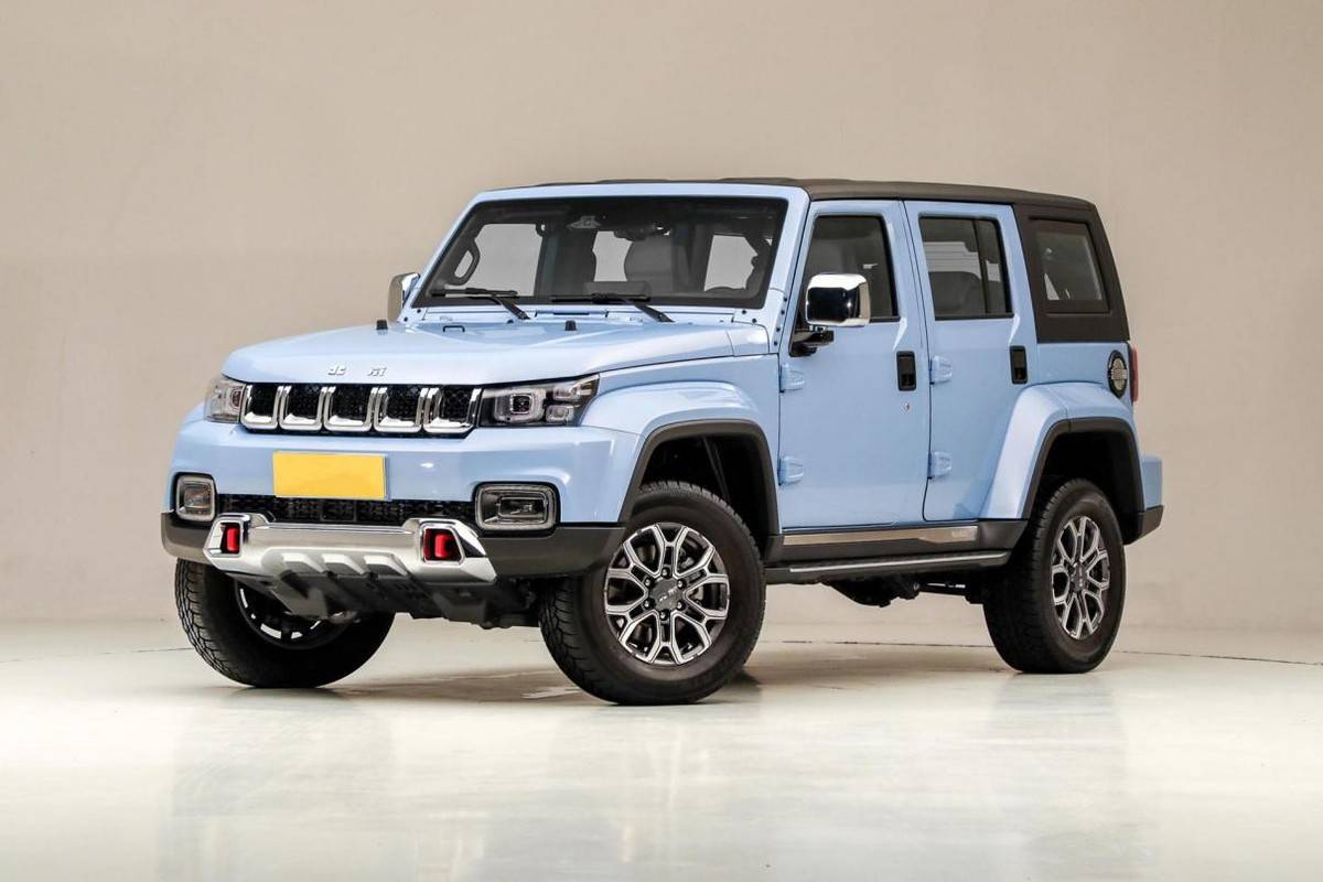 实拍2023款北京BJ40，造型大气，配224马力+8AT，实力对标坦克300_搜狐汽车_搜狐网