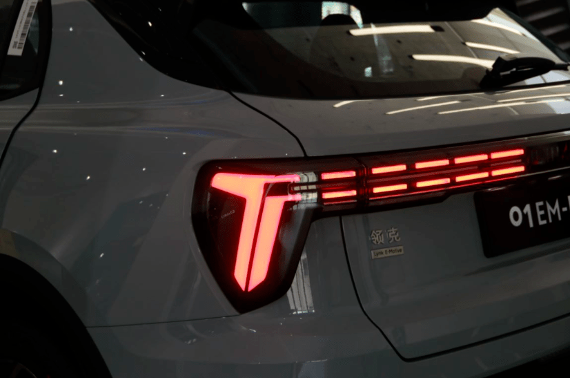 领克01 EM-F静态解析 智能电混技术加持 综合油耗仅4.88L_搜狐汽车_搜狐网