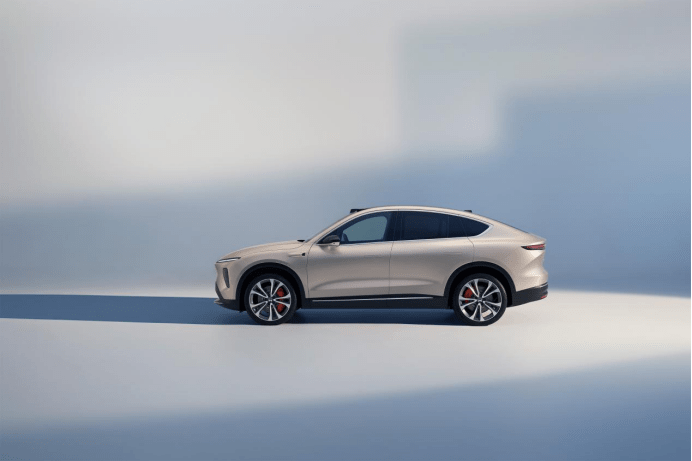 48.8万的蔚来EC7里藏着李斌的向上攀登的野心_搜狐汽车_搜狐网