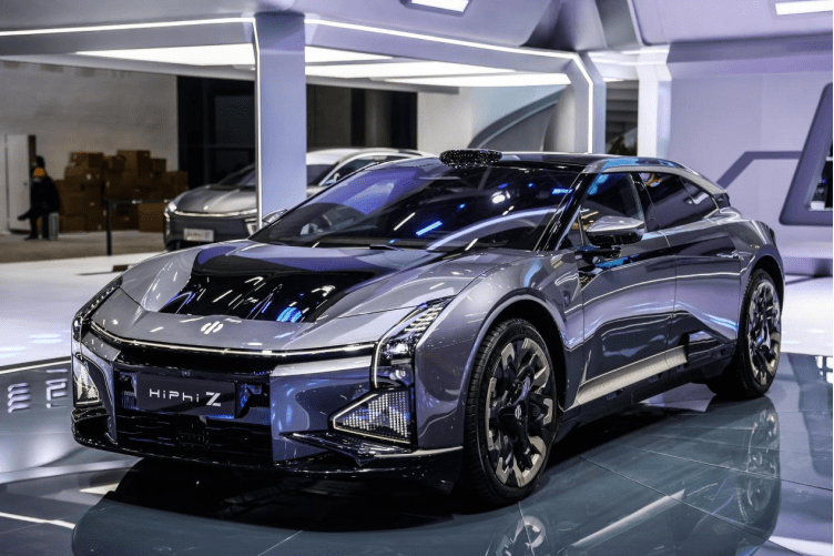 HiPhi Z“星驰银”首次亮相，高合双旗舰开启科幻大秀_搜狐汽车_搜狐网