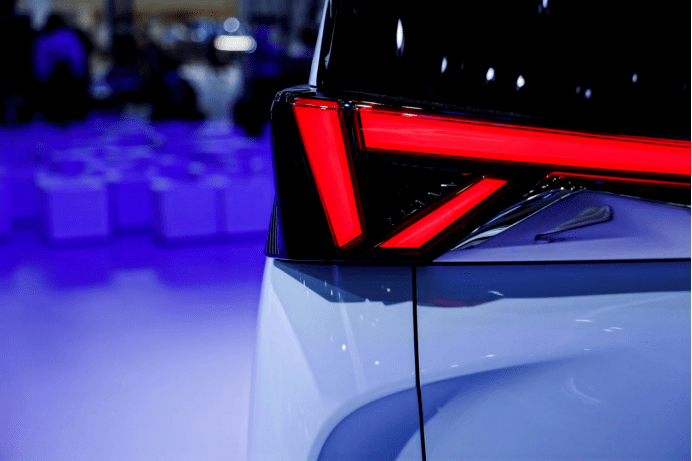 标配800V高压系统＋双8155芯片＋激光雷达，合创V09亮相广州车展_搜狐汽车_搜狐网