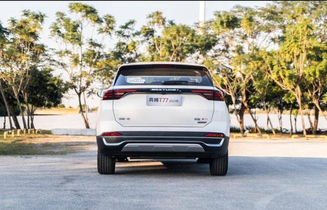 实拍新款奔腾T77：LOGO焕新/搭1.5T性价比突出！欲取代哈弗H6？_搜狐汽车_搜狐网