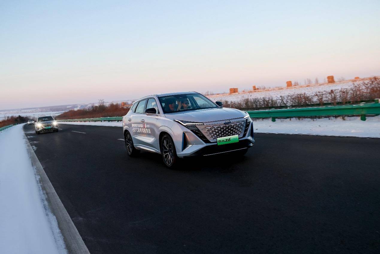 这把玩得真大！满油满电欧尚Z6 iDD续航1058.9公里赴东北雪乡跨年_搜狐汽车_搜狐网