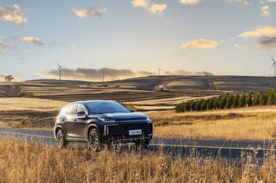 2023款星途凌云PK RAV4，国产与合资的又一巅峰对决！_搜狐汽车_搜狐网