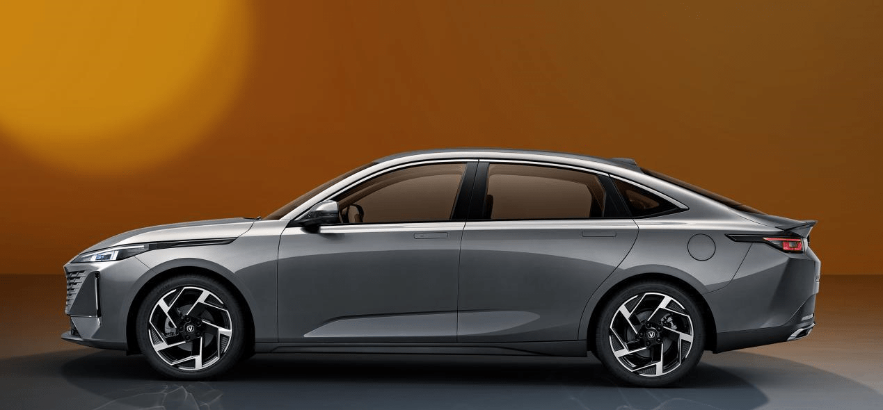 长安Lamore逸达来了：轴距2765mm，颜值高到离谱？_搜狐汽车_搜狐网