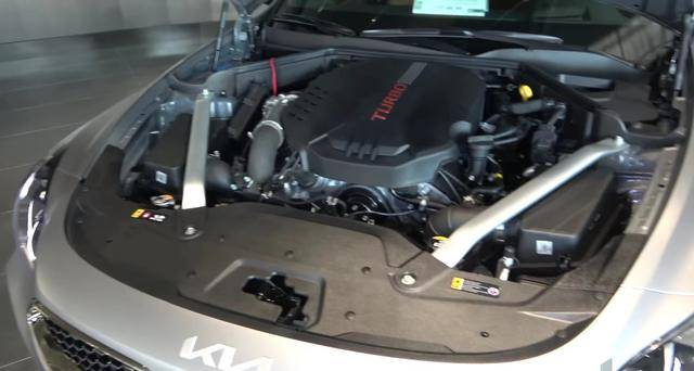 “毒刺”即将落幕！实拍起亚斯汀格致敬版，3.3T+8AT，限量1000台_搜狐汽车_搜狐网