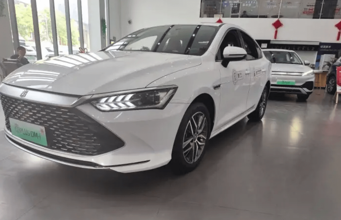 深蓝SL03和比亚迪秦PLUS DM-i这两款车究竟选谁你有答案了吗？_搜狐汽车_搜狐网