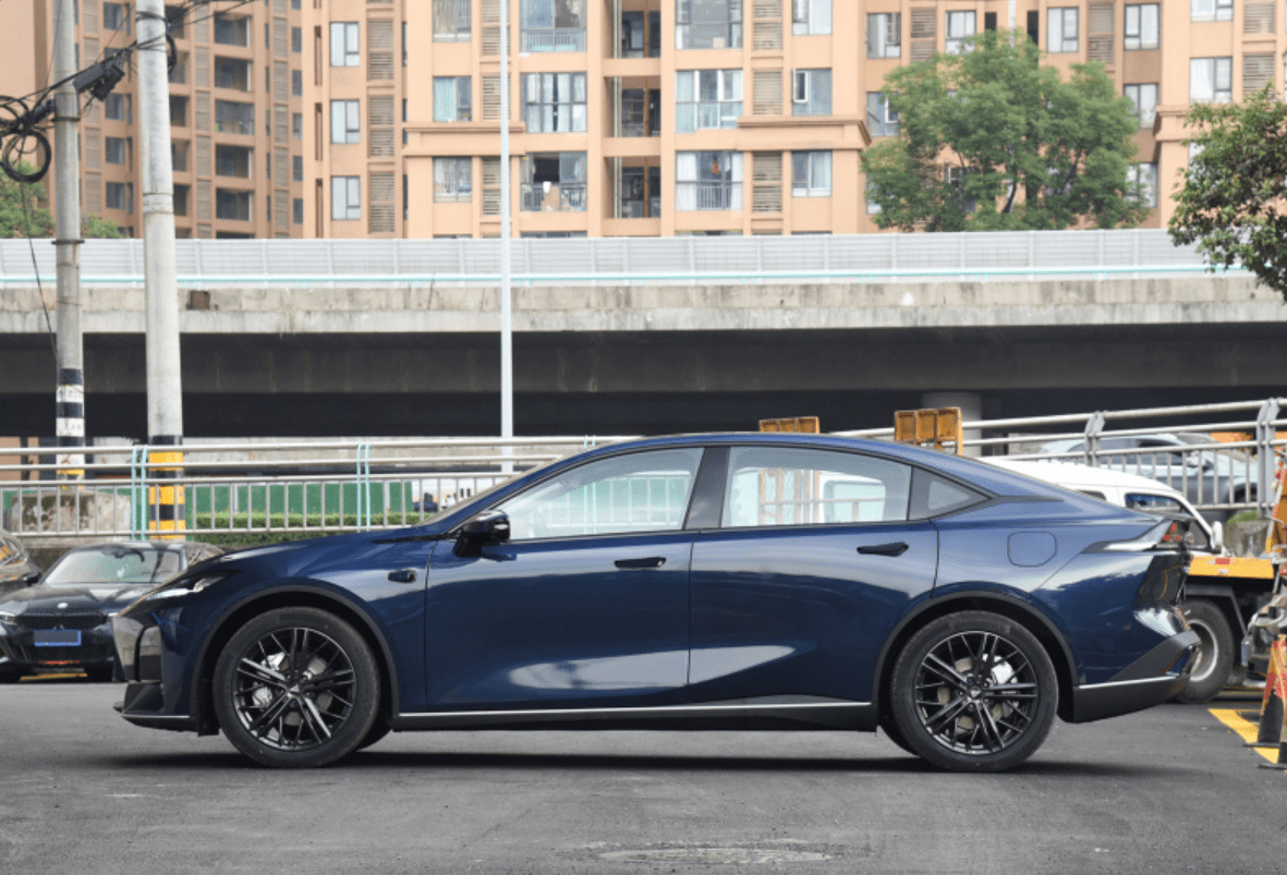 深蓝SL03和比亚迪海豹，谁才是高性能电动车最值得选择的？_搜狐汽车_搜狐网