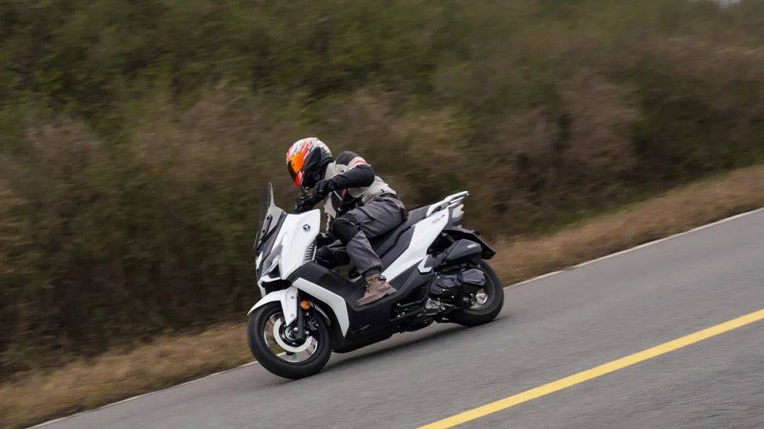 优点突出，略有瑕疵的卷王-15980元无极SR150GT摩智测评_搜狐汽车_搜狐网