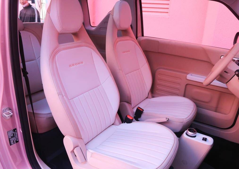 2023款吉利熊猫MINI新春版，同样5.58万，比热销MIniEV多5样配置_搜狐汽车_搜狐网