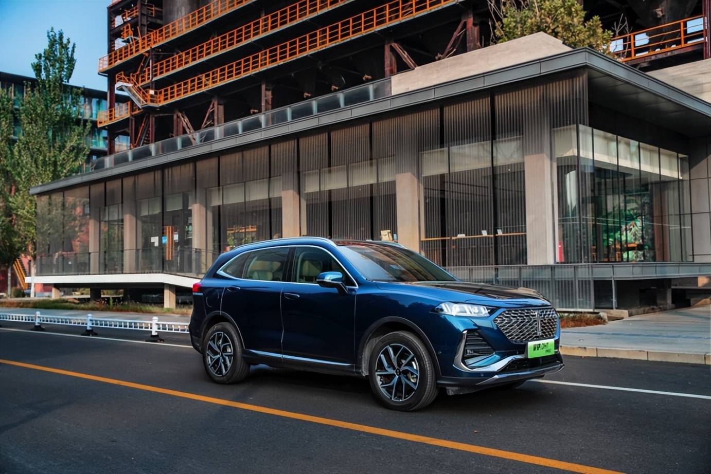 国货之光的对比谁能胜出？拿铁DHT-PHEV还是比亚迪唐DM-i_搜狐汽车_搜狐网