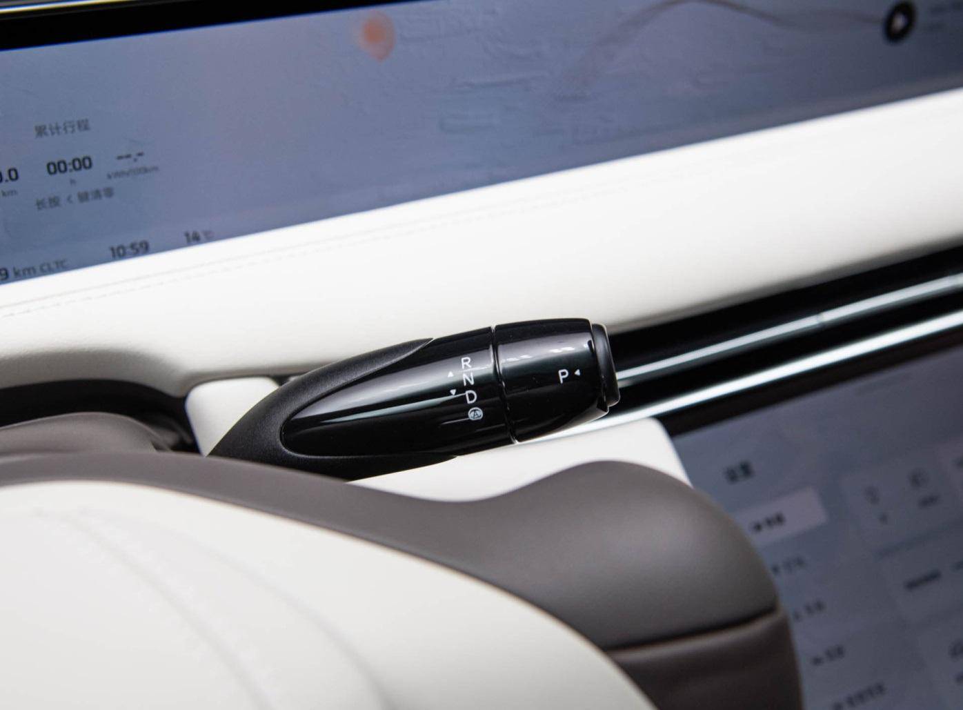 国产新能源SUV领域又一“王炸”，长超5米，自重超2.6吨4.5s破百_搜狐汽车_搜狐网