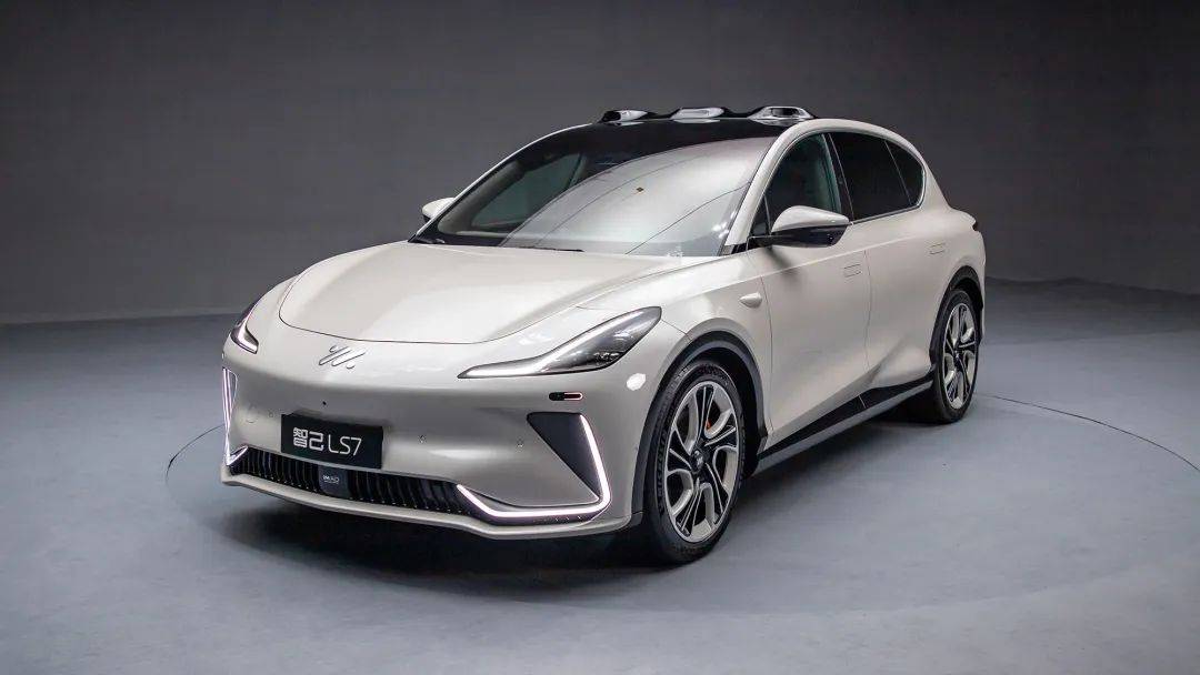 拳打宝马X5，脚踢蔚来ES8，智己LS7有这个实力吗？_搜狐汽车_搜狐网