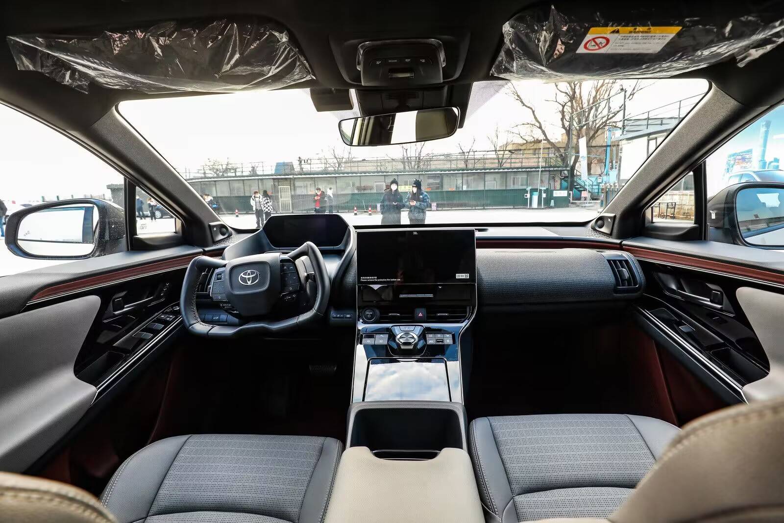 纯电市场的"宝藏之车"，揭秘广汽丰田bZ4X的实用设计_搜狐汽车_搜狐网