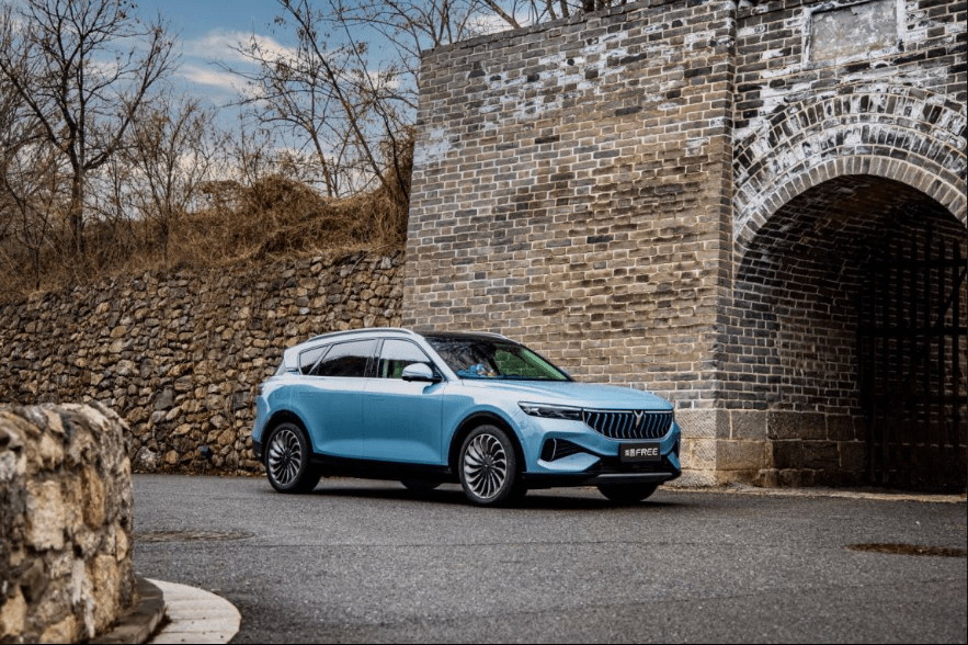 产品突出，还能免费升级8155，30万级SUV看岚图FREE超长续航纯电版_搜狐汽车_搜狐网