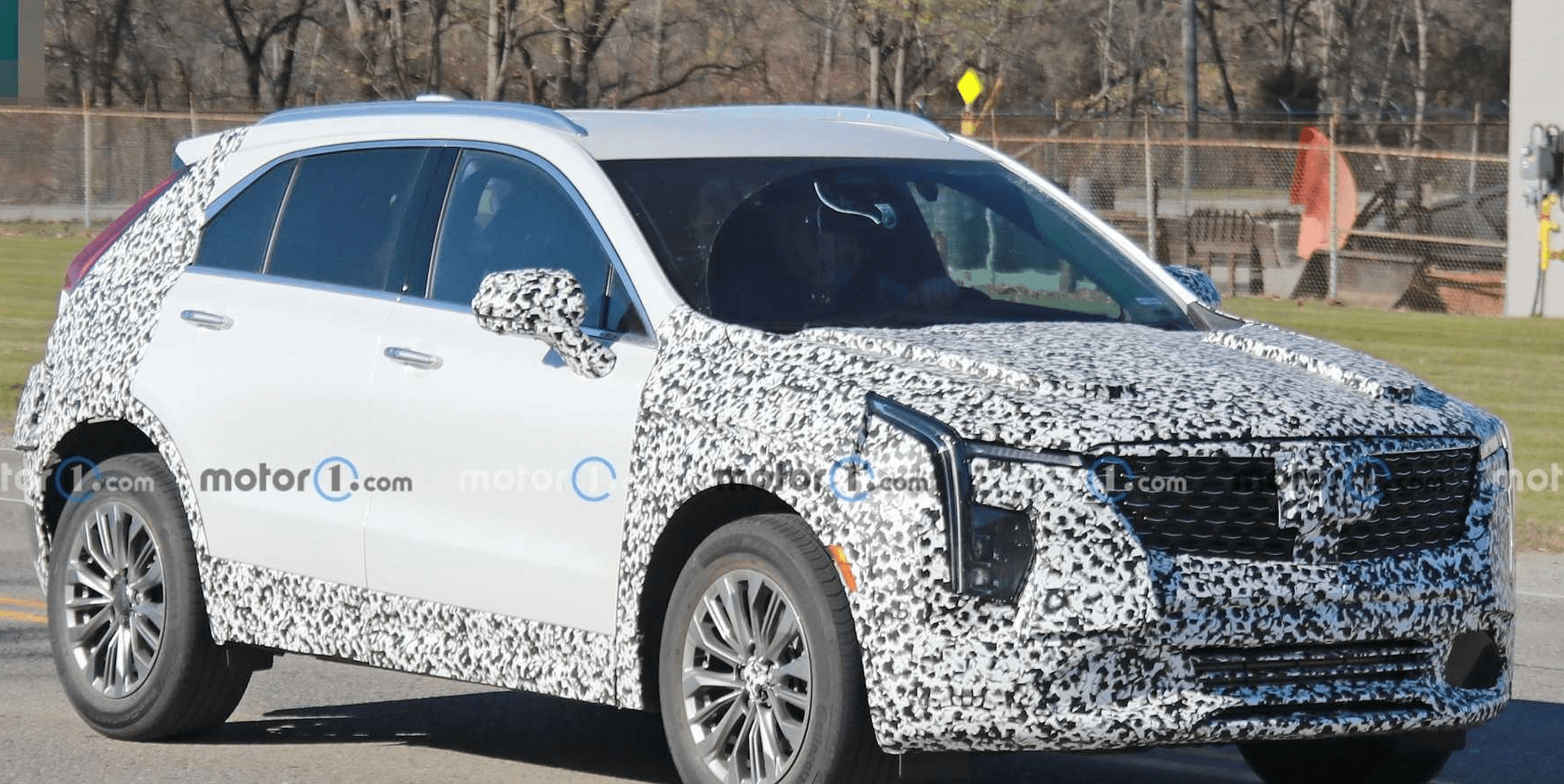 全新凯迪拉克XT4曝光，内饰换装双联屏，2.0T+9AT，宝马X1不香了_搜狐汽车_搜狐网