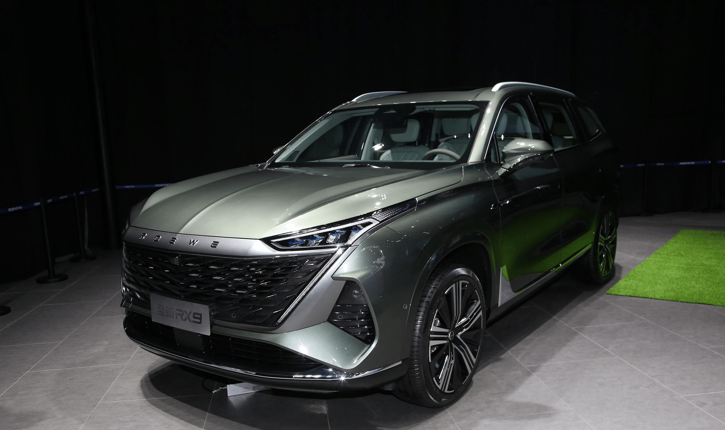 搭载2.0T发动机 荣威RX9有望明年2月份上市 轴距2915mm_搜狐汽车_搜狐网