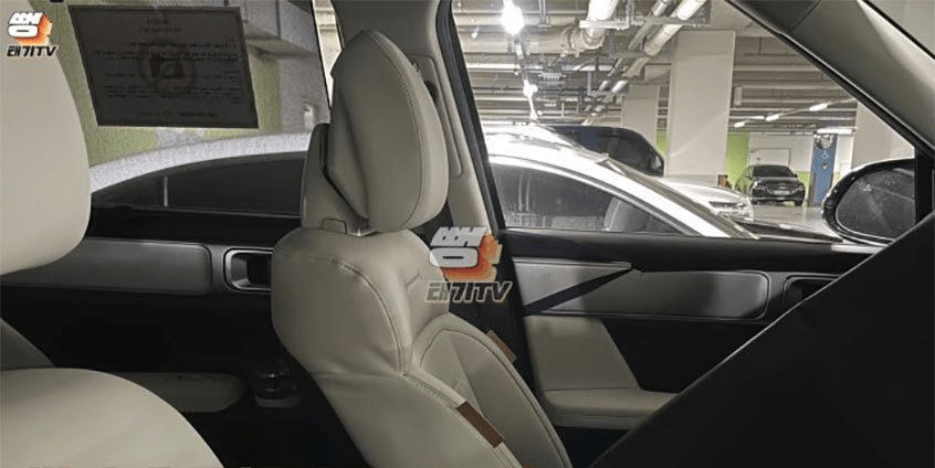 全新现代胜达曝光，或配2.5T+8AT，造型硬朗，撞脸路虎卫士？_搜狐汽车_搜狐网