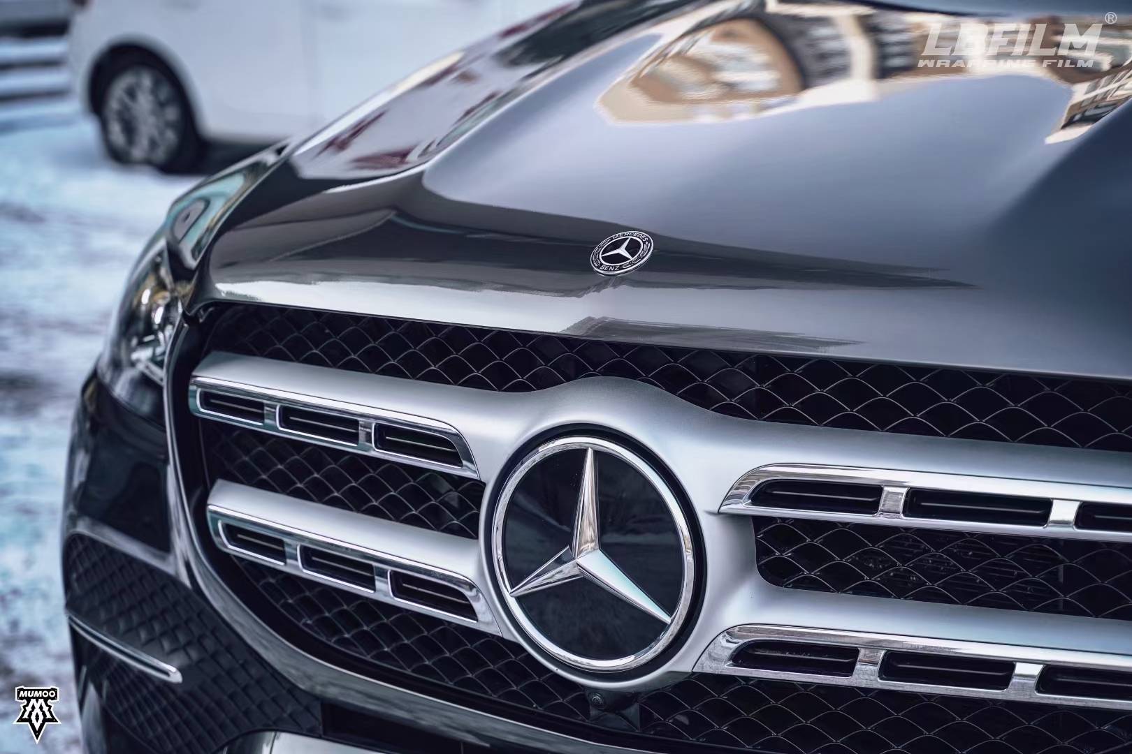 奔驰GLS450-LB改色膜液态金属深邃灰，冷硬不失内涵_搜狐汽车_搜狐网