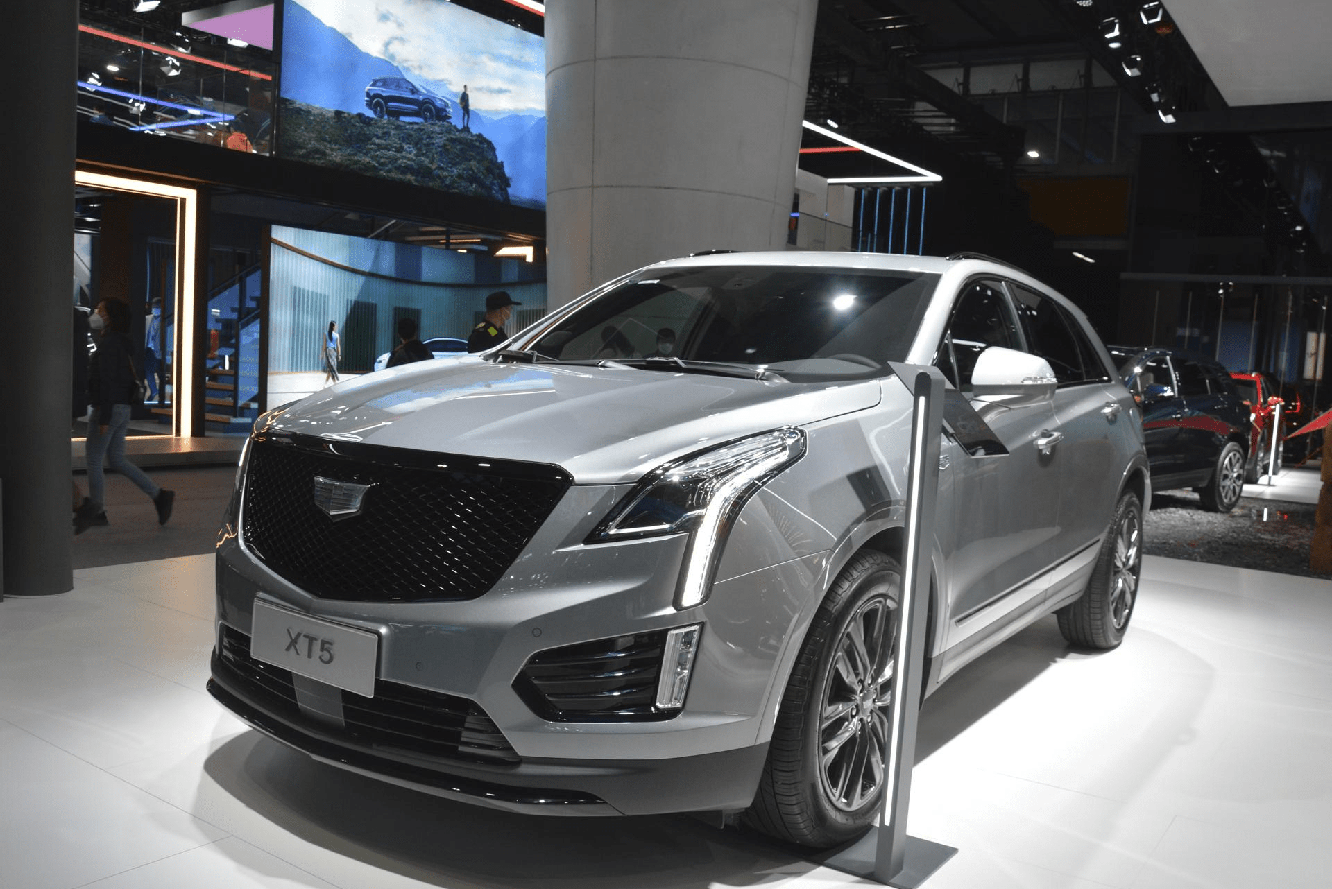 售价41.27万元，凯迪拉克XT5黑钻版上市，采用黑化外观_搜狐汽车_搜狐网