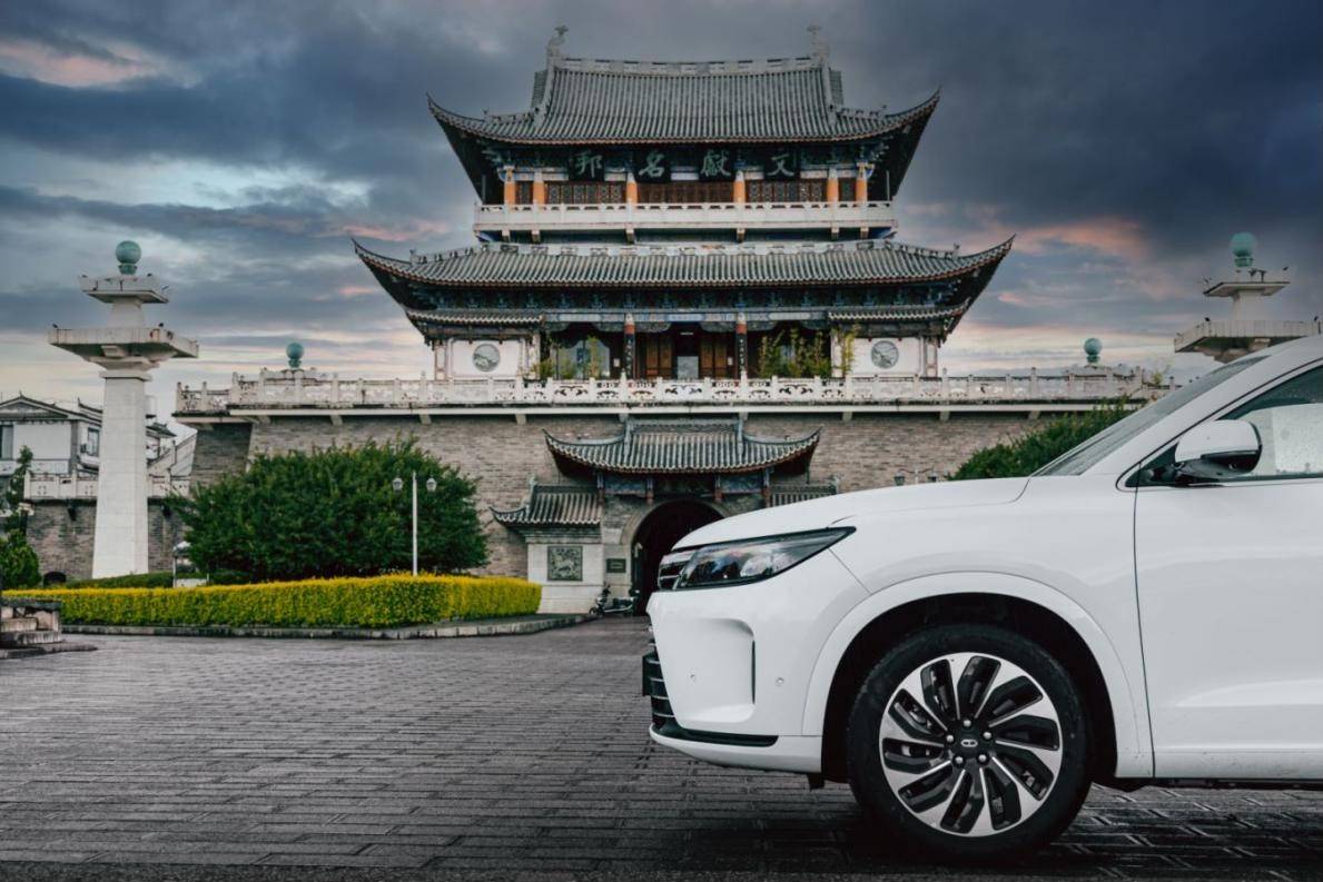 AITO问界M7对比理想L8，30万级豪华SUV你选谁？_搜狐汽车_搜狐网