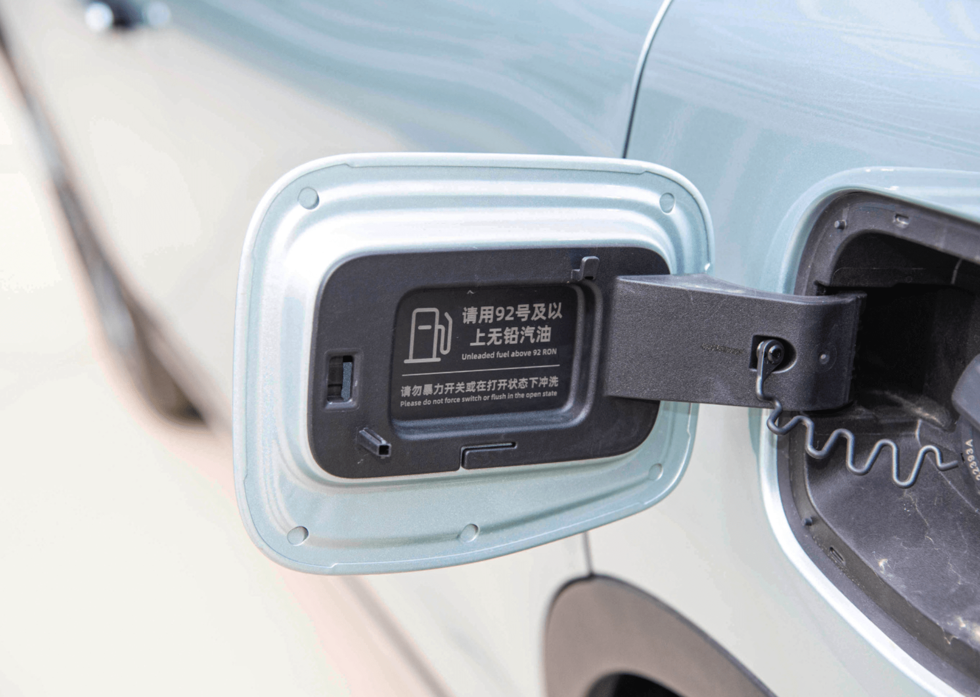 1.2T三缸+大电池，纯电续航285km，零跑C11增程版值得买吗？_搜狐汽车_搜狐网