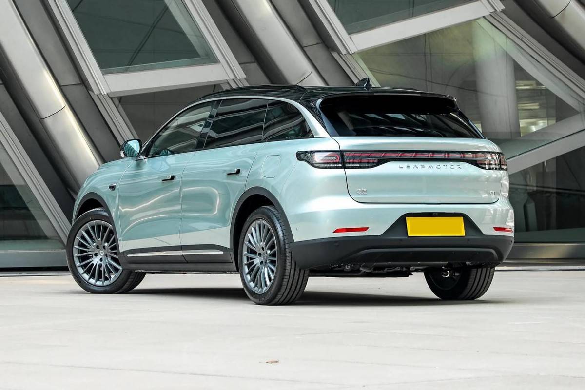 增程SUV也开始卷了，零跑C11开启预售，15.98万起，配双叉臂悬架_搜狐汽车_搜狐网