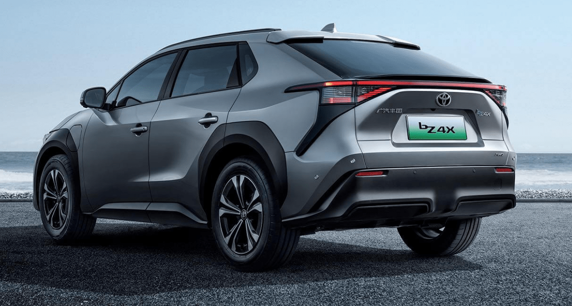日系的纯电“大战”，日产艾睿雅和丰田bZ4X你选谁？_搜狐汽车_搜狐网