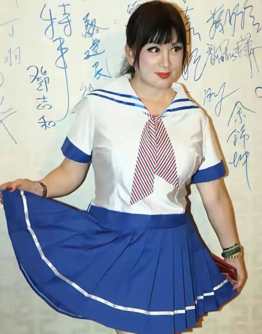 身材很绝,脸却僵硬松垮没法看,这10位 下半身”美人太可惜了