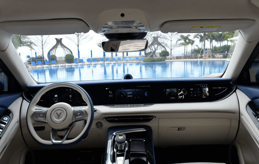 值得BBA学习，岚图FREE免费升级8155芯片，老款车也能变新款车了_搜狐汽车_搜狐网