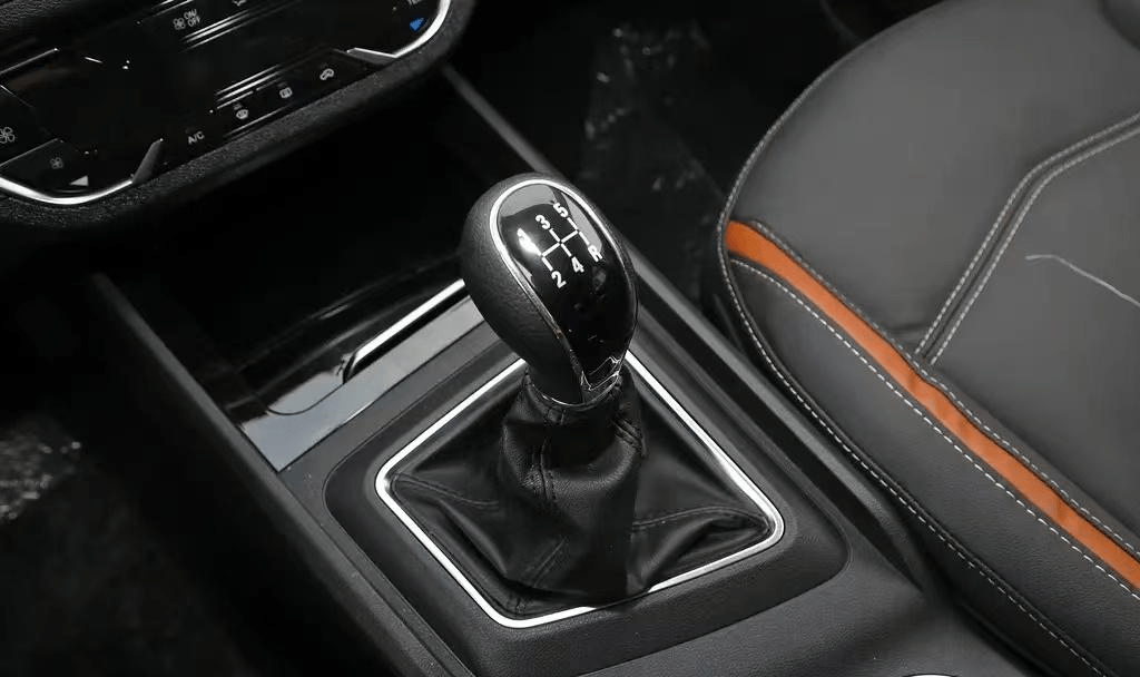 售价5.98万元，众泰T300L通过国六b排放，搭载1.5L+5MT动力组合_搜狐汽车_搜狐网