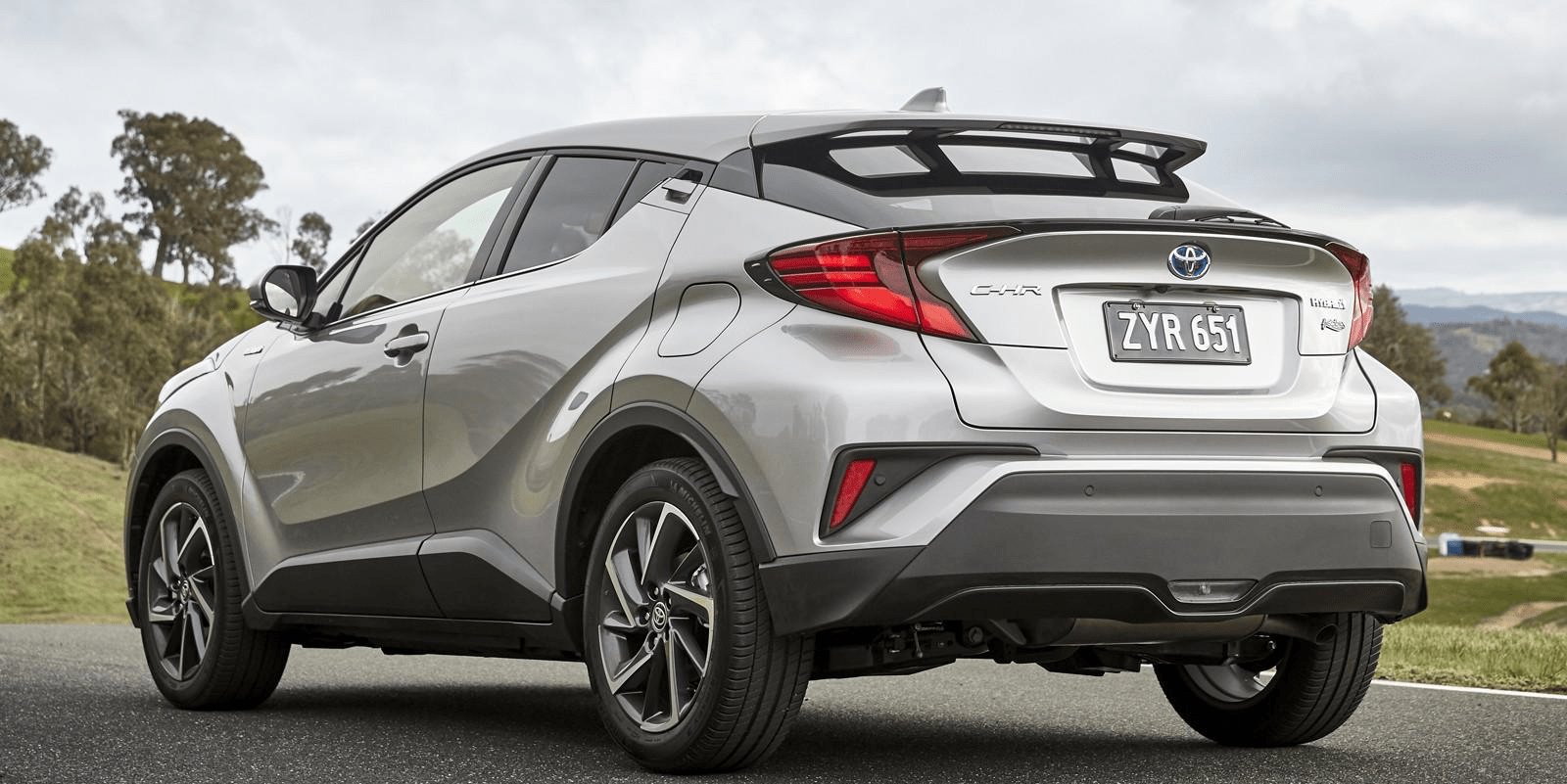 保留经典元素新增插电混动总成，全新丰田C-HR实车图曝光_搜狐汽车_搜狐网