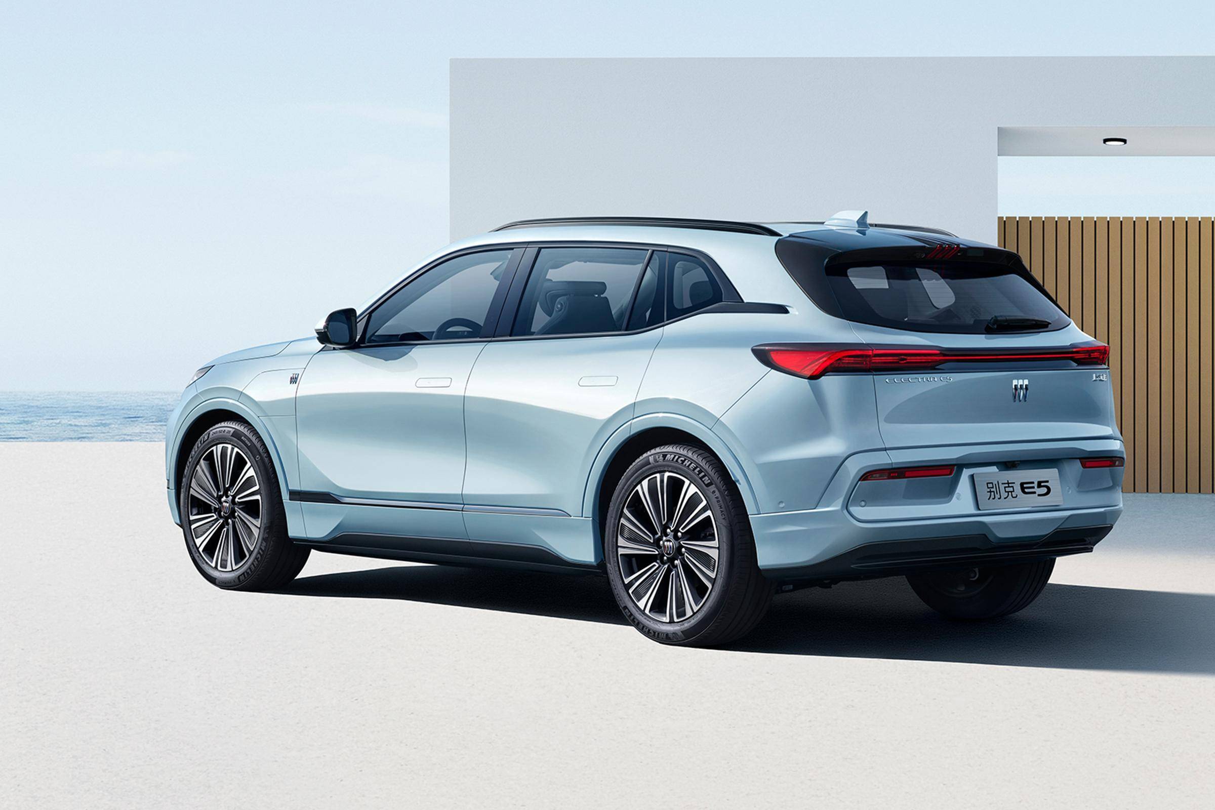 奥特能平台新车，别克Electra E5内饰曝光，6K弧面屏，轴距2954mm_搜狐汽车_搜狐网