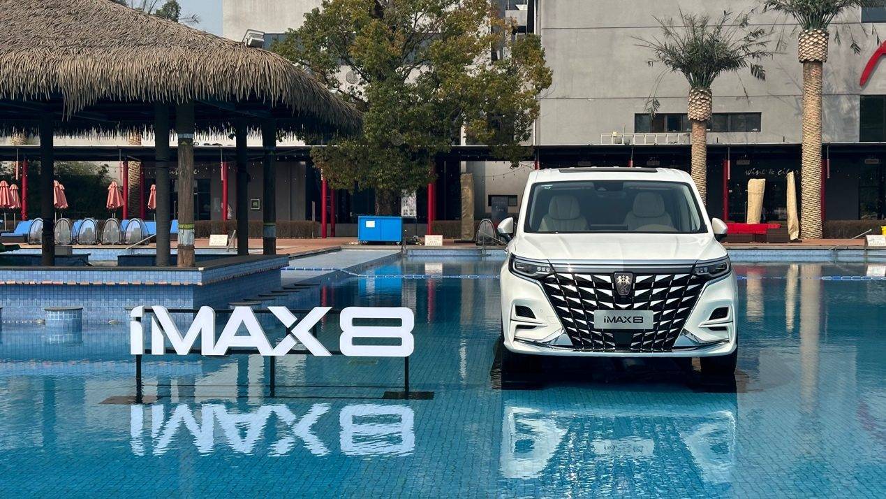 17.58万起售/配47寸联屏，全新荣威RX9上市_搜狐汽车_搜狐网