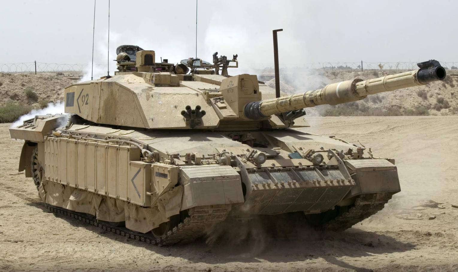 英国“挑战者2”，虽被传的神乎其神，实际却不堪一击！_主战坦克_军方_机动性