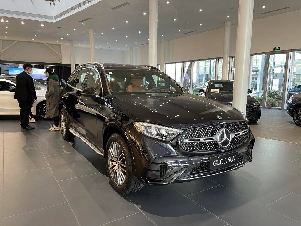 全新GLC实车已到4S店，S级内饰全新外观，Q5L和X3完全无力招架？_搜狐汽车_搜狐网