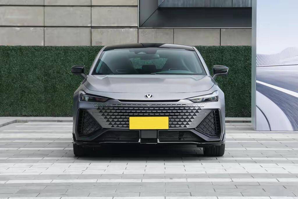 长安认真了，不到13万，就能选2.0T+8AT动力，UNI-V是你的菜吗？_搜狐汽车_搜狐网